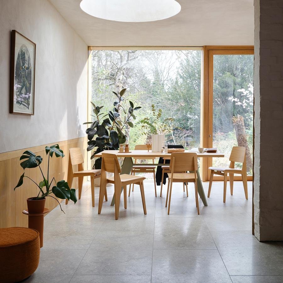 EM Table, 260 x 90 cm, Natural oak solid, oiled, Japanese red | Vitra ...